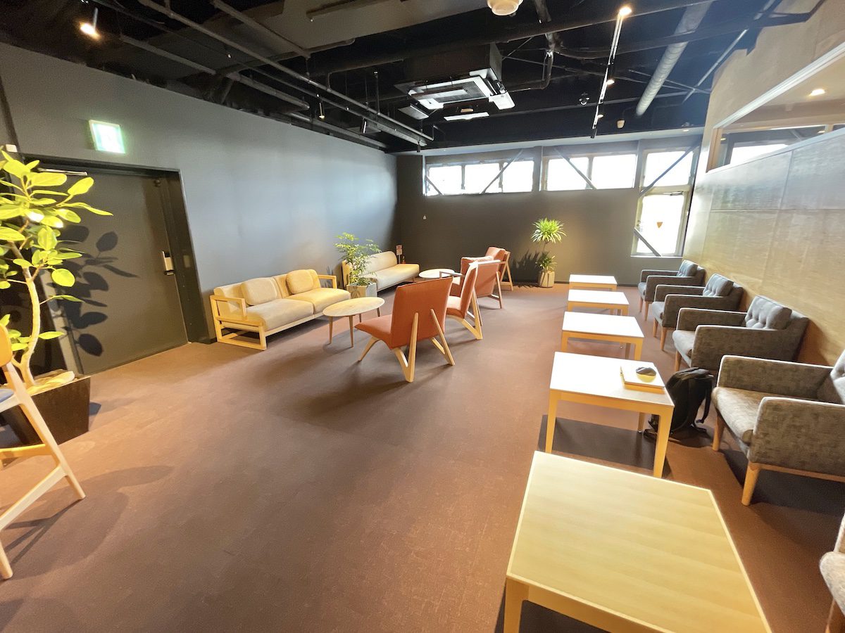 西荻窪駅徒歩0分、都内最大級コワーキング×カフェ「LifeWork Cafe」の全貌！運営元は？ | 吉祥寺ファンページ