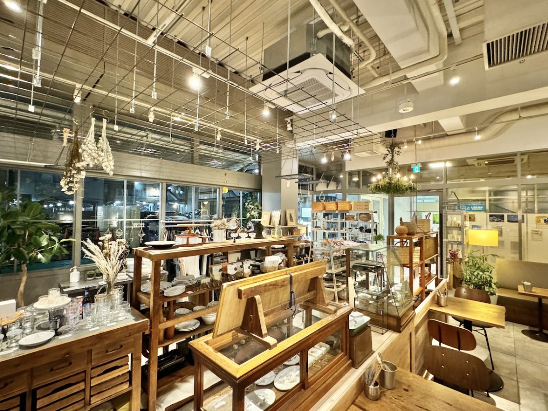 三鷹の大幅リニューアルした「CAFE HI FAMIGLIA／U lika」新たな癒し空間と絶品料理 | 吉祥寺ファンページ