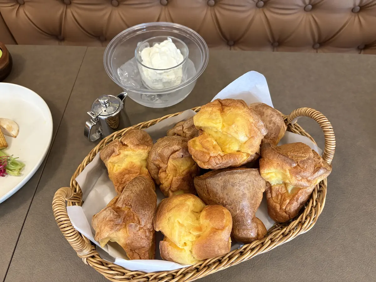 コピス吉祥寺の新「CheeseTable-carnival-」とろりラクレットチーズが絶品すぎ＆ポップオーバー食べ放題 | 吉祥寺ファンページ